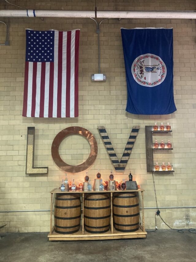 25 Virginia LOVE Signs to Visit in 2024 (+ Locations!)