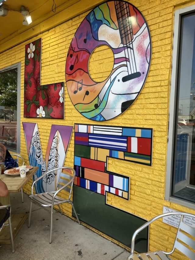 25 Virginia LOVE Signs to Visit in 2024 (+ Locations!)